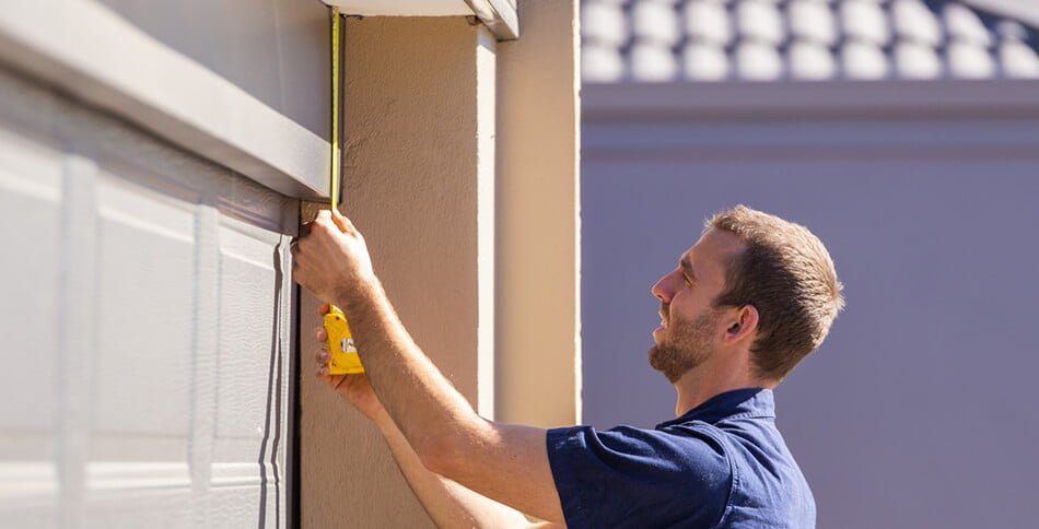 Bagaimana Cara Memperbaiki Pintu Garasi? – Minimalis123 Bagaimana Cara Memperbaiki Pintu Garasi? – Minimalis123