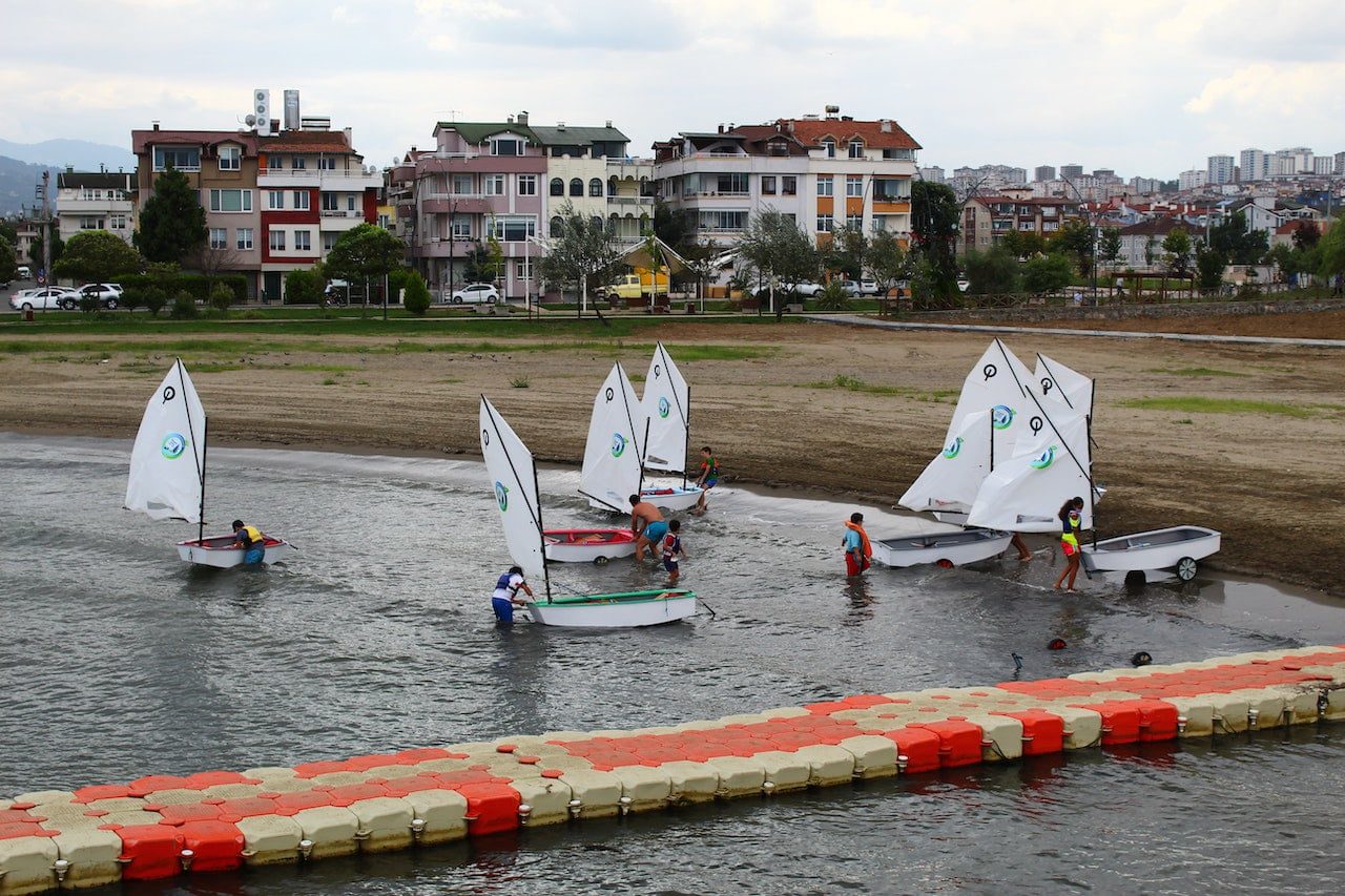 5 Jenis Ponton Apung untuk Properti Anda - Minimalis123