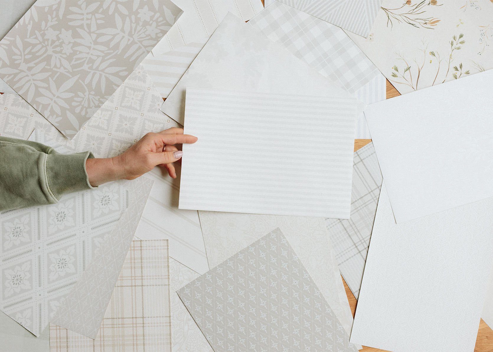 Desain Wallpaper Netral Yang Tenang - Minimalis123